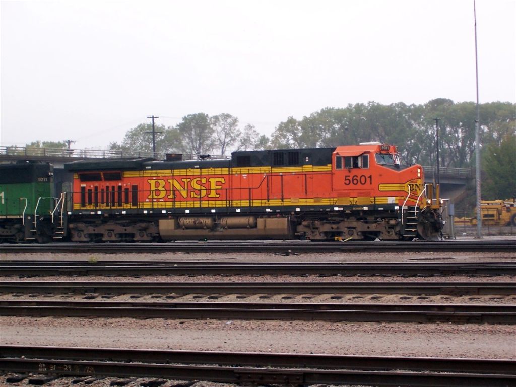 BNSF 5601